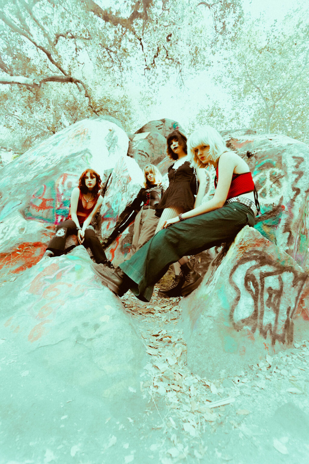 Doll Riot - Mrreowrr - MangoWave Magazine